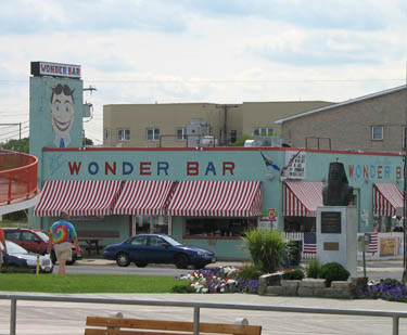 Wonder Bar - Drink DC - The Best Happy Hours, Drinks & Bars in ...